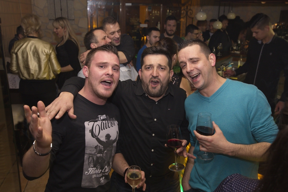 NOĆNI PROGRAM: Još jedna veselica u Rusulici | Dalmatinski portal