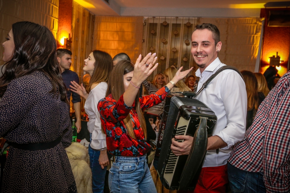 NOĆNI PROGRAM: Pogledajte novu fotogaleriju iz Rusulice | Dalmatinski ...