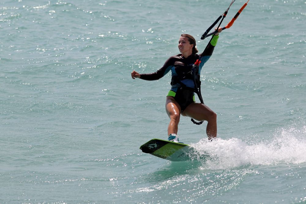FOTOGALERIJA Kitesurferi i surferi na Žnjanu danas došli na svoje ...