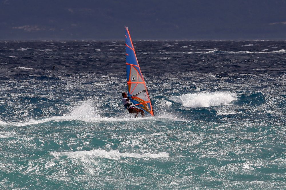FOTOGALERIJA Kitesurferi i surferi na Žnjanu danas došli na svoje ...