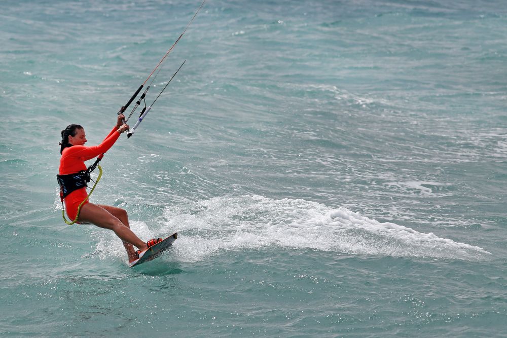 FOTOGALERIJA Kitesurferi i surferi na Žnjanu danas došli na svoje ...