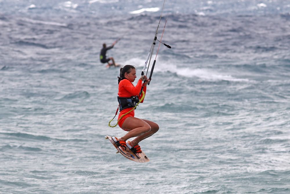 FOTOGALERIJA Kitesurferi i surferi na Žnjanu danas došli na svoje ...