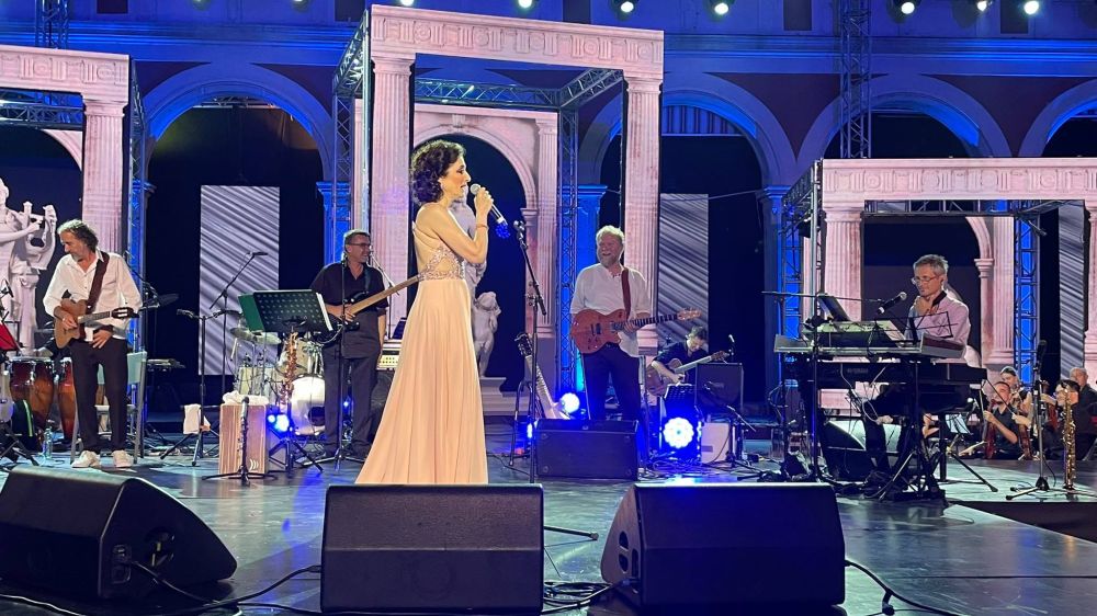 FOTO/VIDEO: 61. SPLITSKI FESTIVAL Doris Dragović oduševila publiku ...