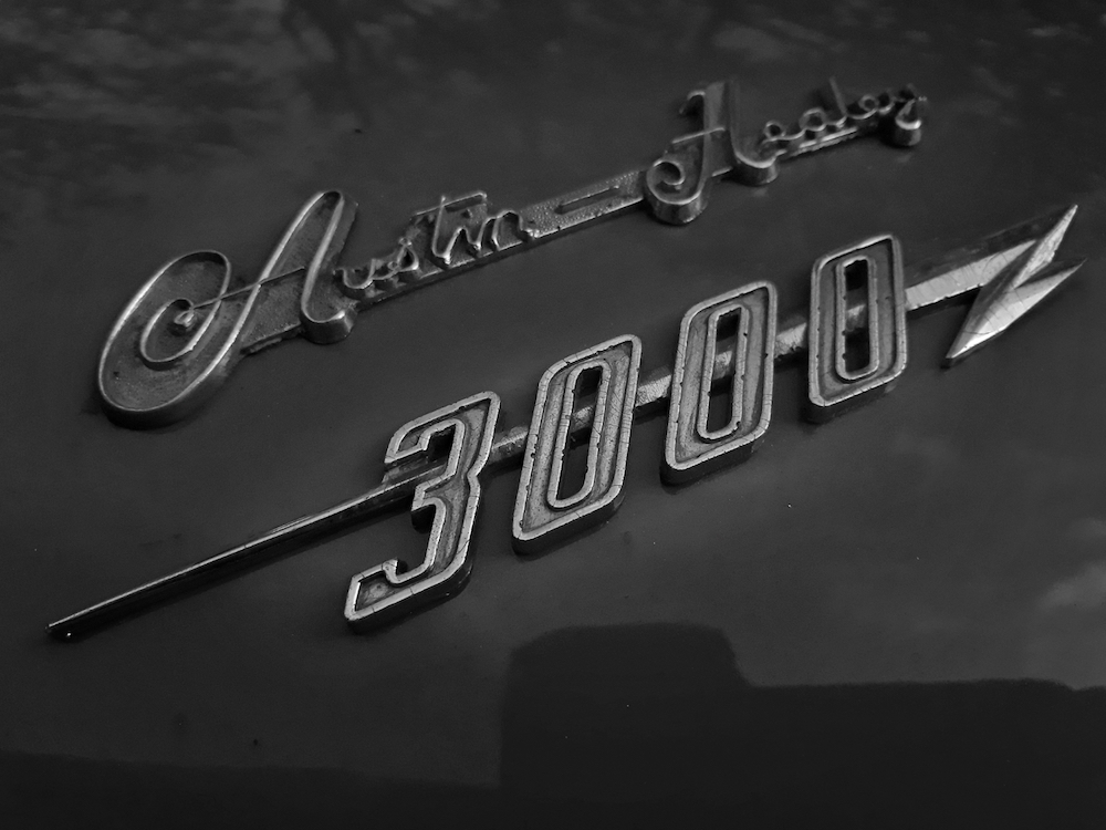 FOTO Austin Healey 'uhvaćen' u Omišu, pogledajte kako izgleda ovaj ...