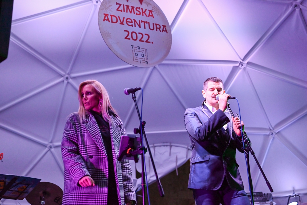 FOTOGALERIJA Peco i Silvia zabavili Trogirane | Dalmatinski portal