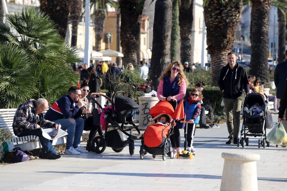 FOTOGALERIJA Splitska Riva kao modna pista | Dalmatinski portal