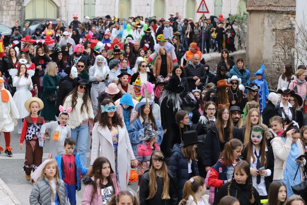 FOTO/VIDEO Bakove svečanosti okupile brojne Imoćane | Dalmatinski portal