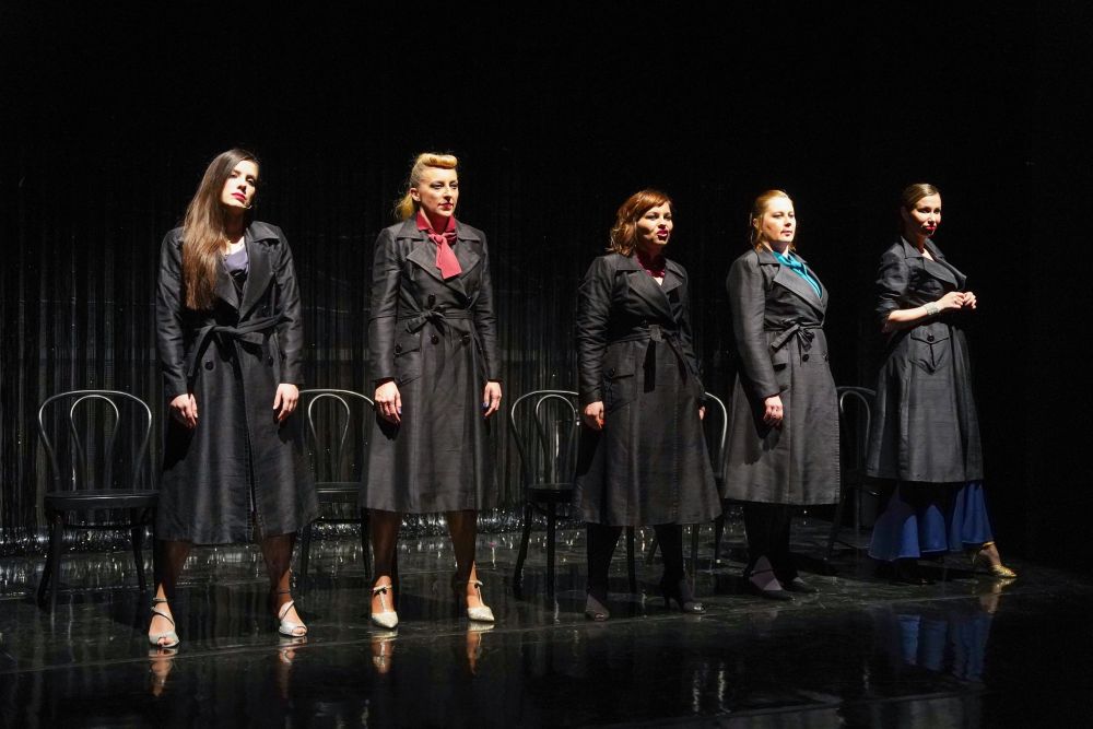 HDZ Split darovao sugrađankama predstavu Cabaret Splićanke ...