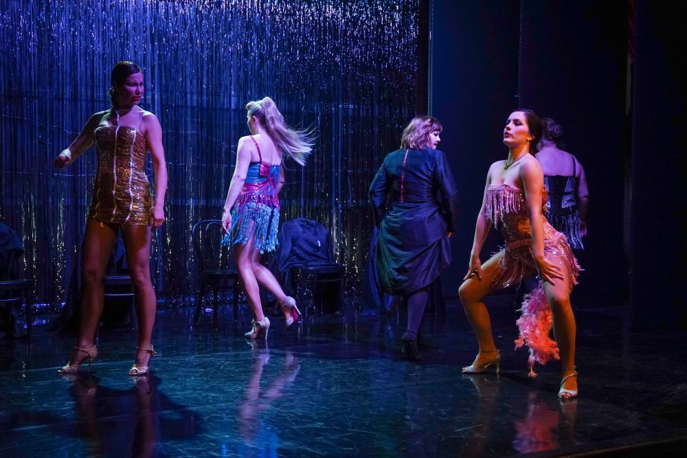 HDZ Split darovao sugrađankama predstavu Cabaret Splićanke ...