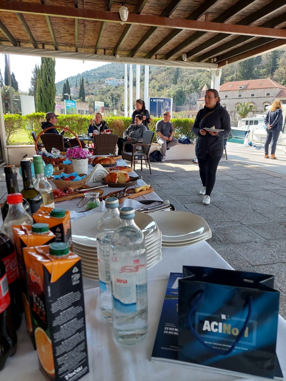 FOTOGALERIJA Tradicionalni uskrsni doručak u ACI marinama okupio ...