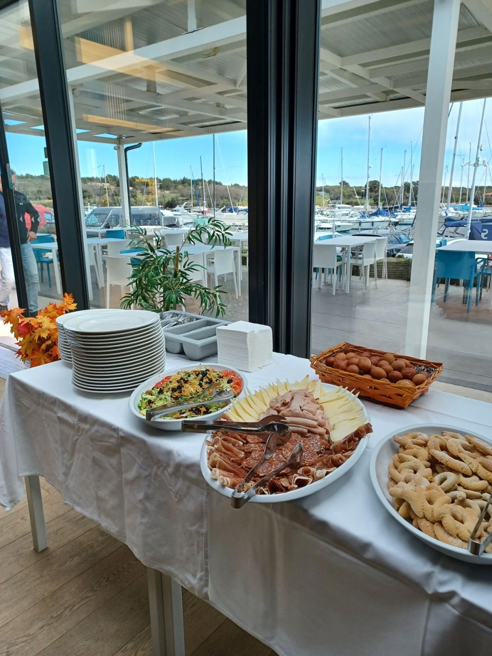 FOTOGALERIJA Tradicionalni uskrsni doručak u ACI marinama okupio ...