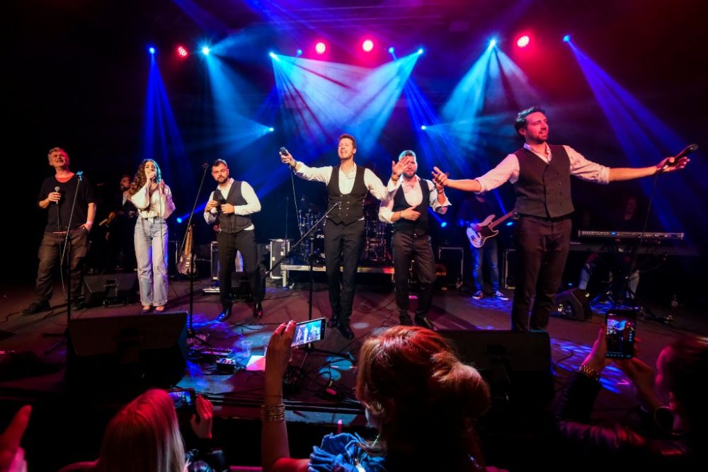 RAĐA ZASVIRAO S GRUPOM CAMBI 'S guštom sam izveo Bambinu miju ...