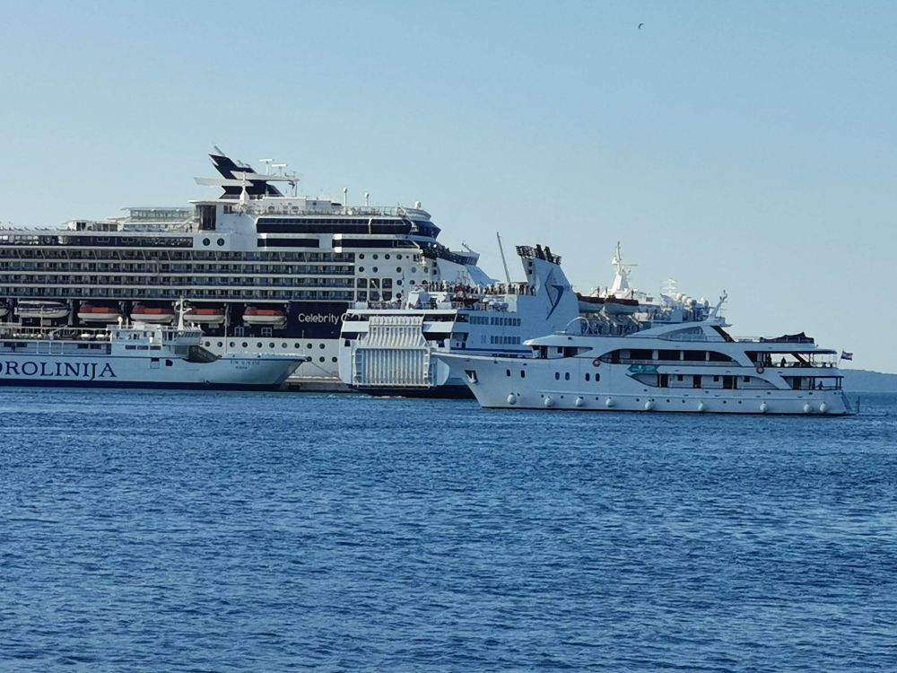 FOTOGALERIJA Splitska luka kao mravinjak | Dalmatinski portal