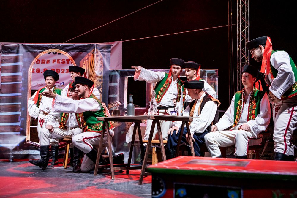 FOTOGALERIJA Sjajnim plesnim koncertom na solinskoj Gradini završen 2. Međunarodni festival ...