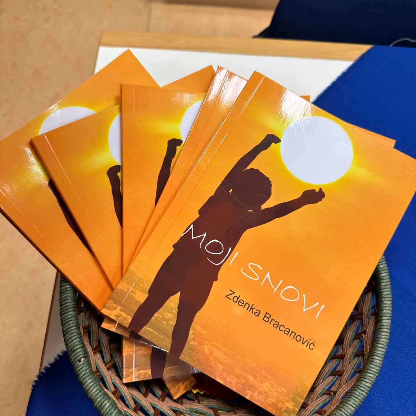 POEZIJA U SNOVIMA I SNOVI U POEZIJI Predstavljena prva zbirka pjesama ...