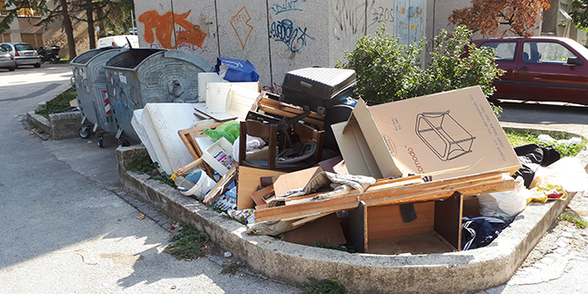 Čitateljica s Plokita: Može li se ovih nekoliko metara zazelenjeti ...