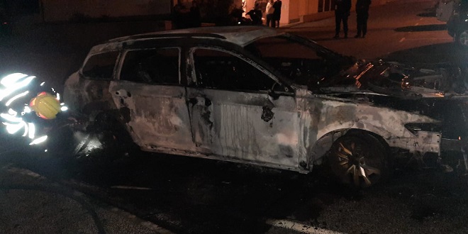 FOTOGALERIJA: U Makarskoj zapaljen Passat bivše supruge Mile Mesara ...