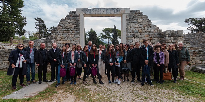ARHEOLOŠKI MUZEJ U SPLITU: II. mali simpozij 'Martyres Salonitani ...