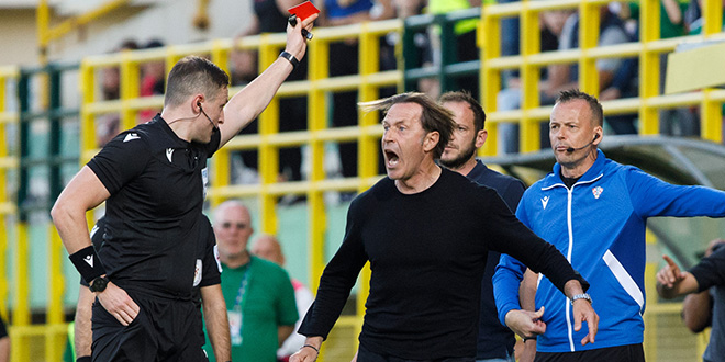 SKROZ JE POLUDIO: Pogledajte kako se Talijan unio u lice treneru ...